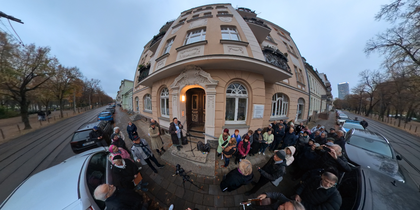 Tap to explore this 360 perspective. - Insta360