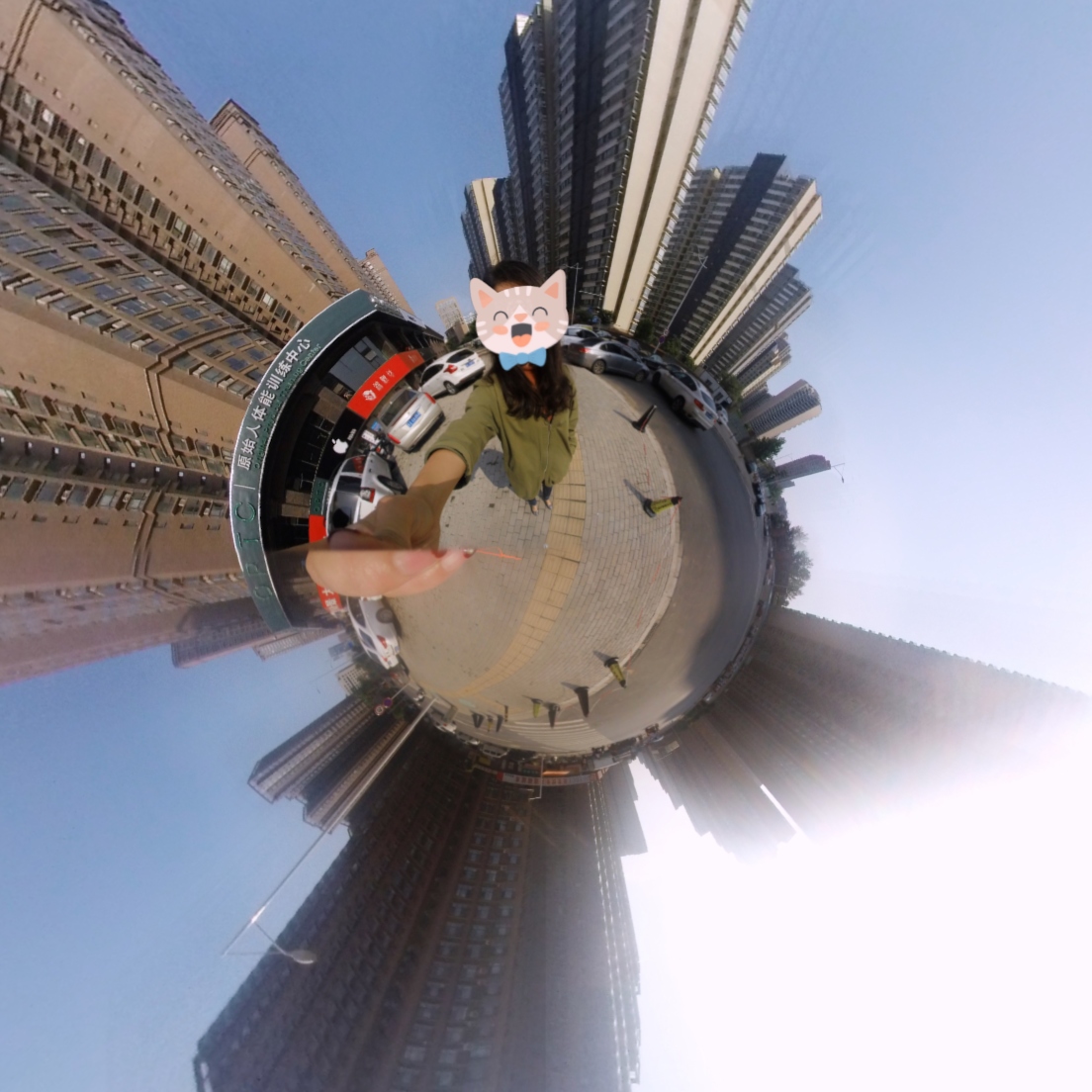 Vivid 360° world! The vision has never been like this. - Insta360