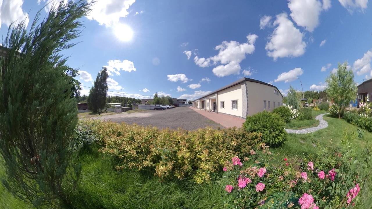 Tap to explore this 360 perspective. - Insta360